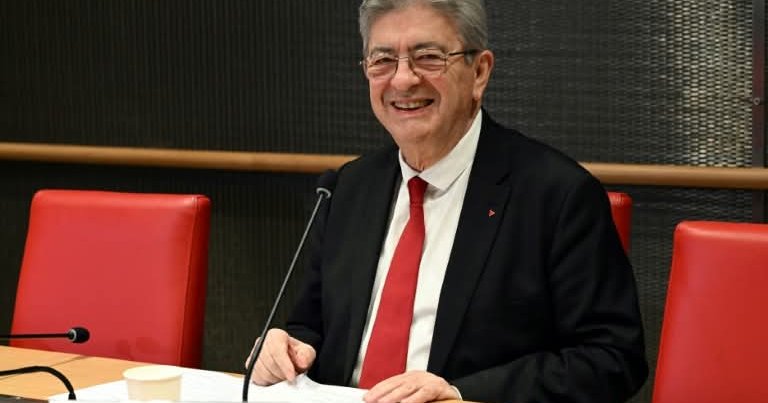 Wauquiez le fourbe a voulu tendre un piège : il a construit un autel ...